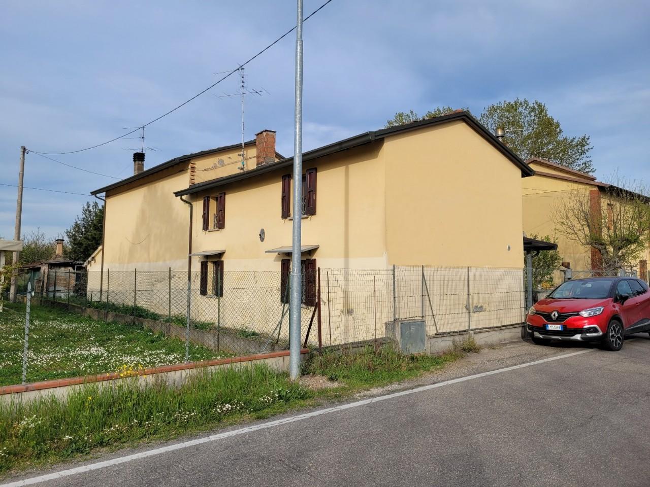 Villa bifamiliare in vendita a Mordano