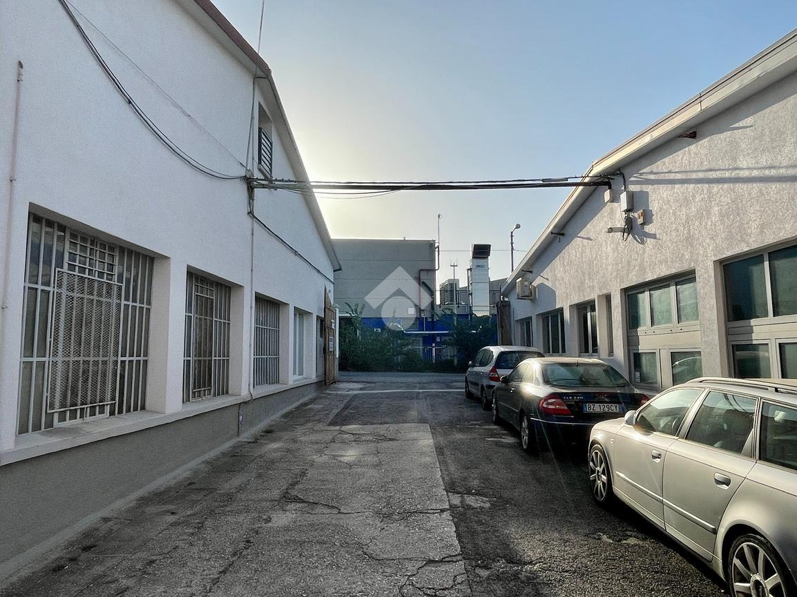 Magazzino in vendita a Trieste