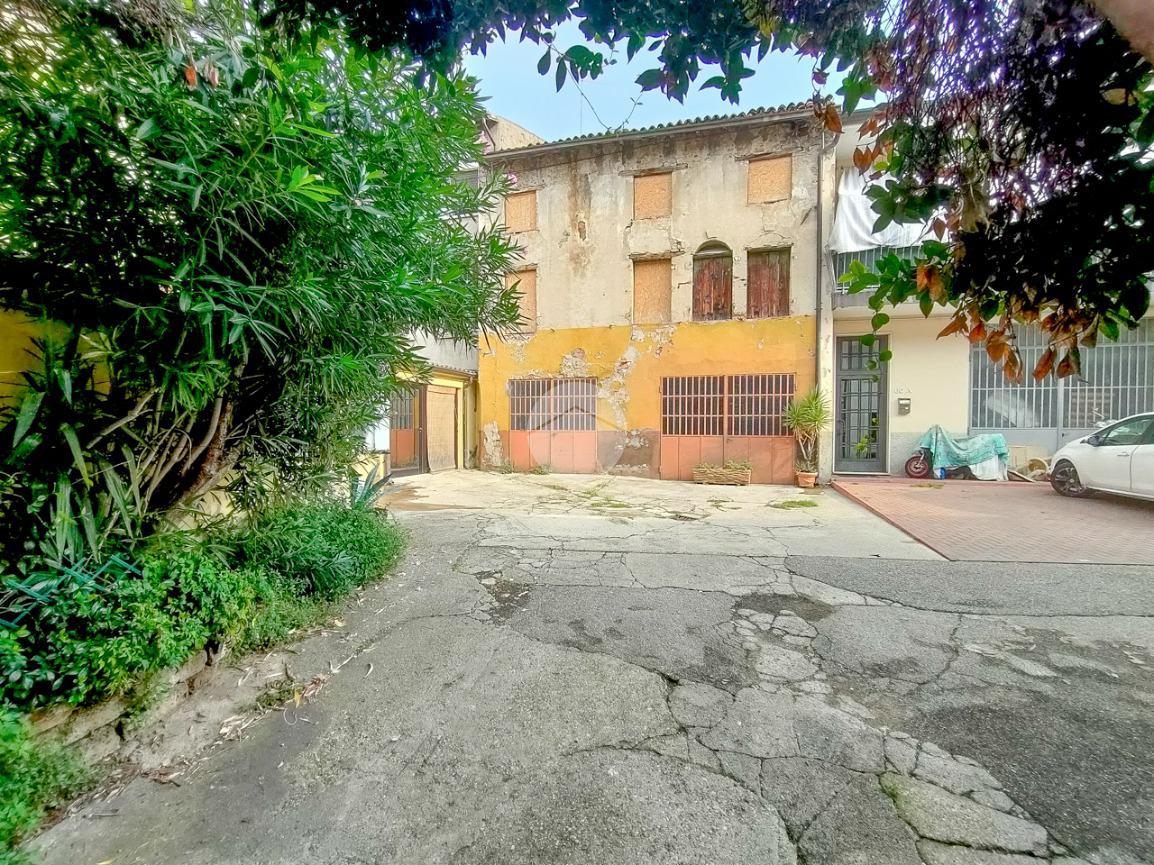 Rustico in vendita a Pescantina