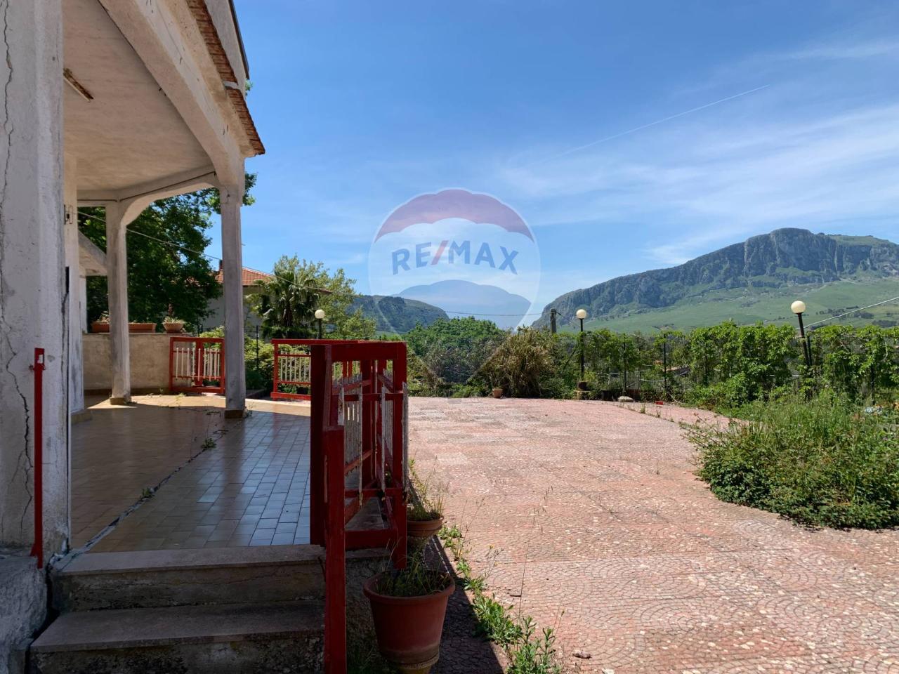 Villa in vendita a Santa Cristina Gela