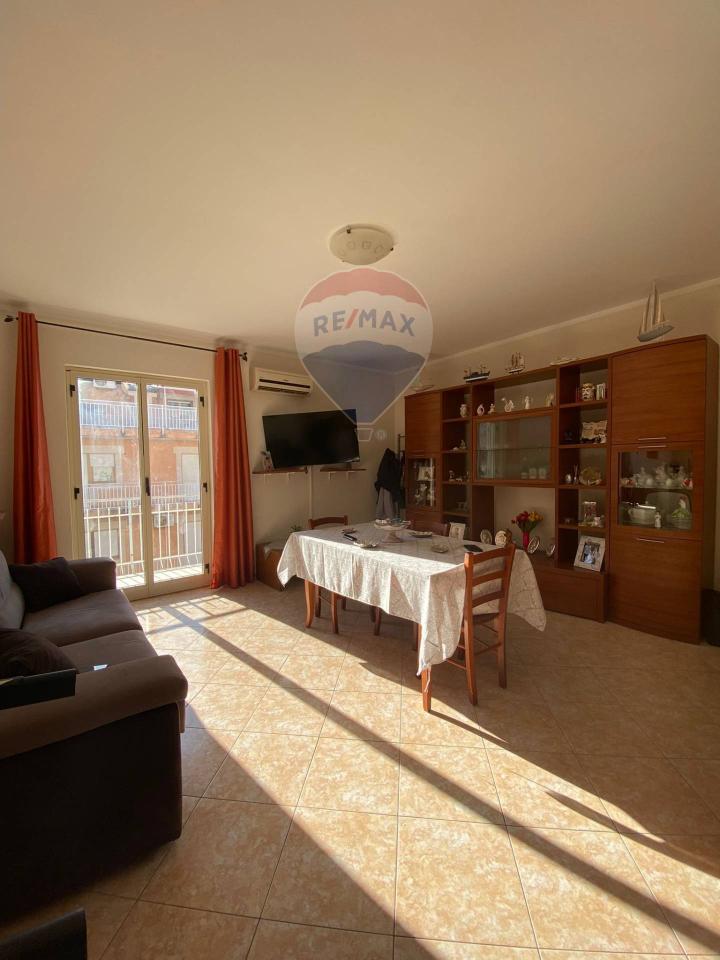 Appartamento in vendita a Campofelice Di Roccella