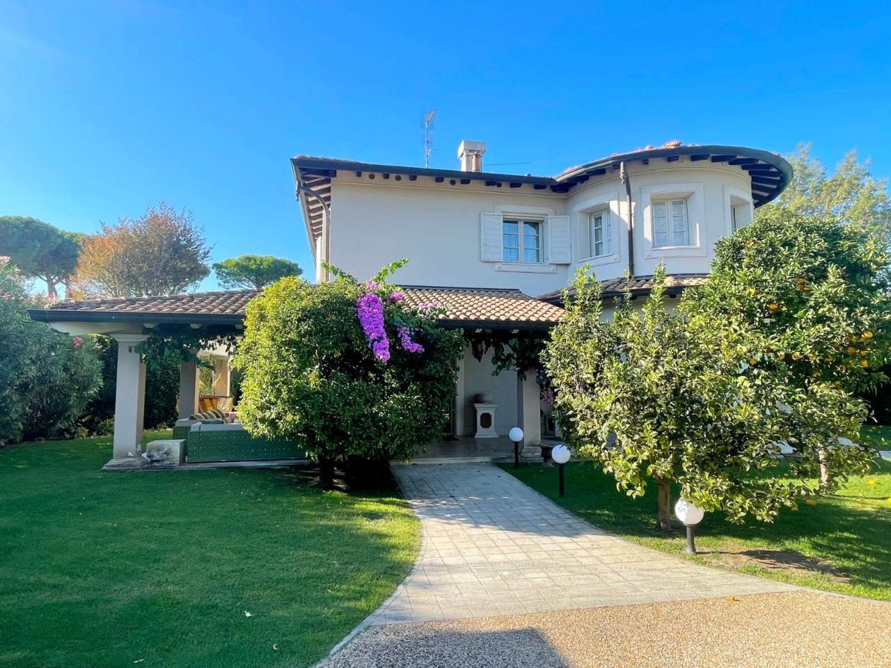 Villa unifamiliare in vendita a Forte Dei Marmi