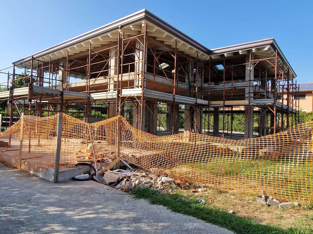 Villa bifamiliare in vendita a Pietrasanta