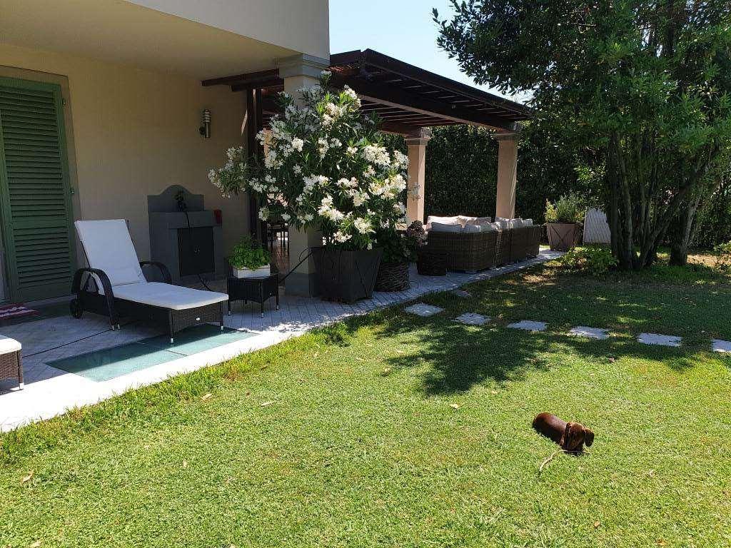 Villa unifamiliare in vendita a Forte Dei Marmi