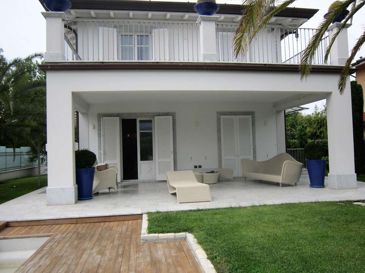 Villa unifamiliare in vendita a Forte Dei Marmi