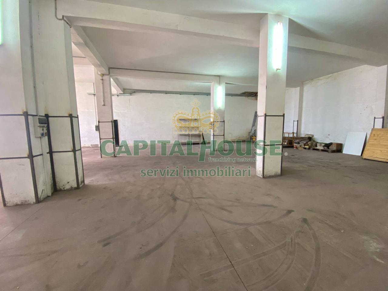 Magazzino in affitto a Palma Campania