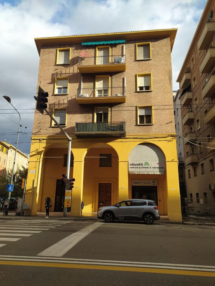 Negozio in vendita a Bologna