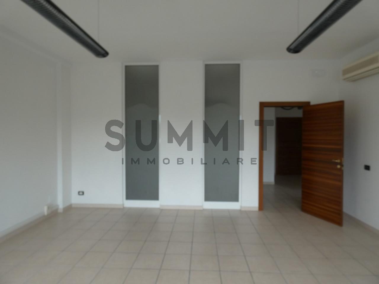 Ufficio in affitto a Santorso