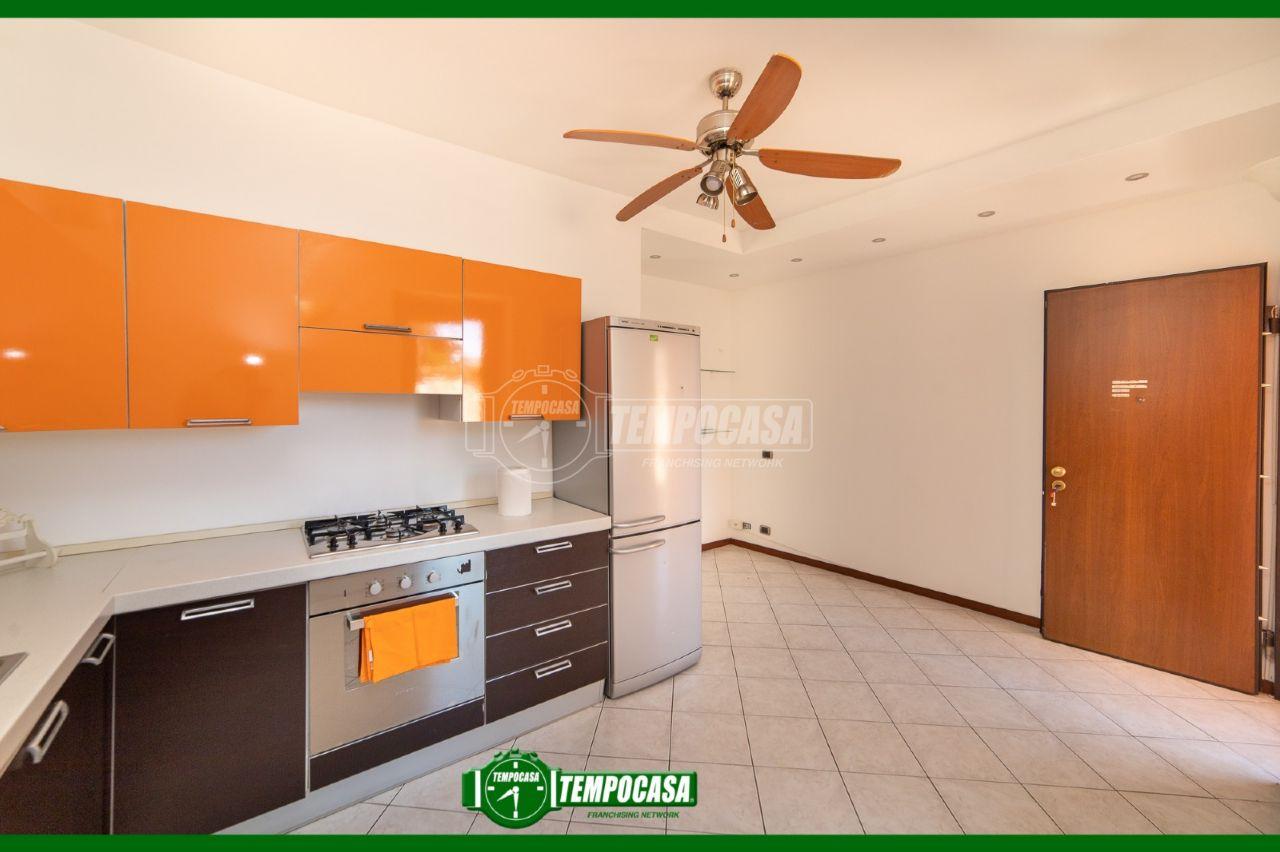 Appartamento in vendita a Cavenago Di Brianza