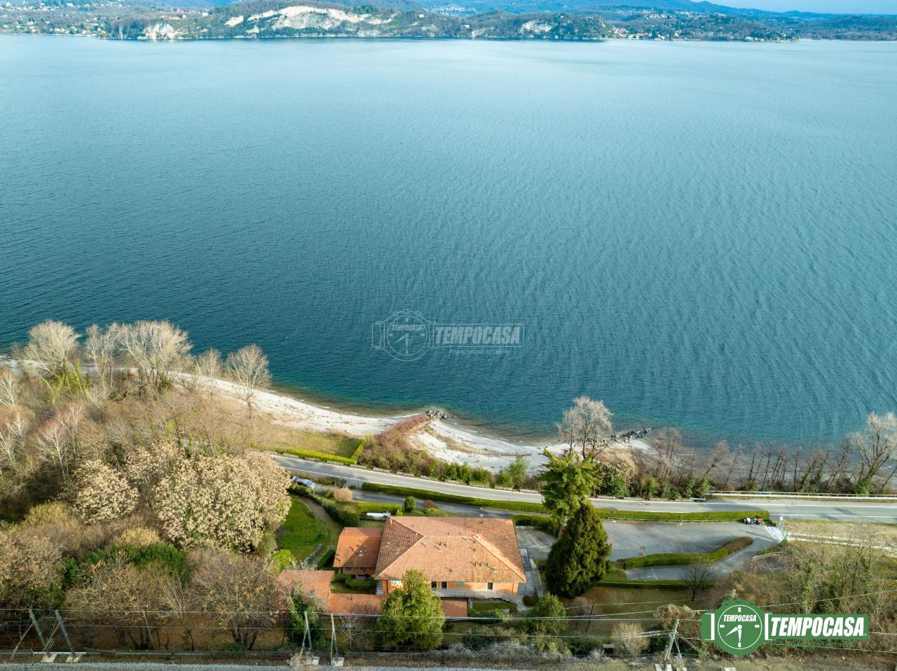 Trilocale in Ss33 del Sempione 3/Sud , Stresa