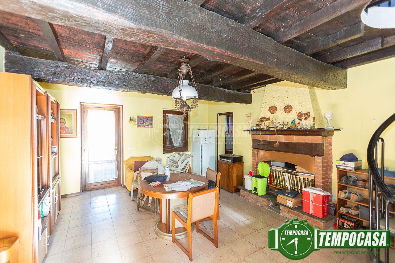 Casa indipendente in vendita a Palazzo Pignano