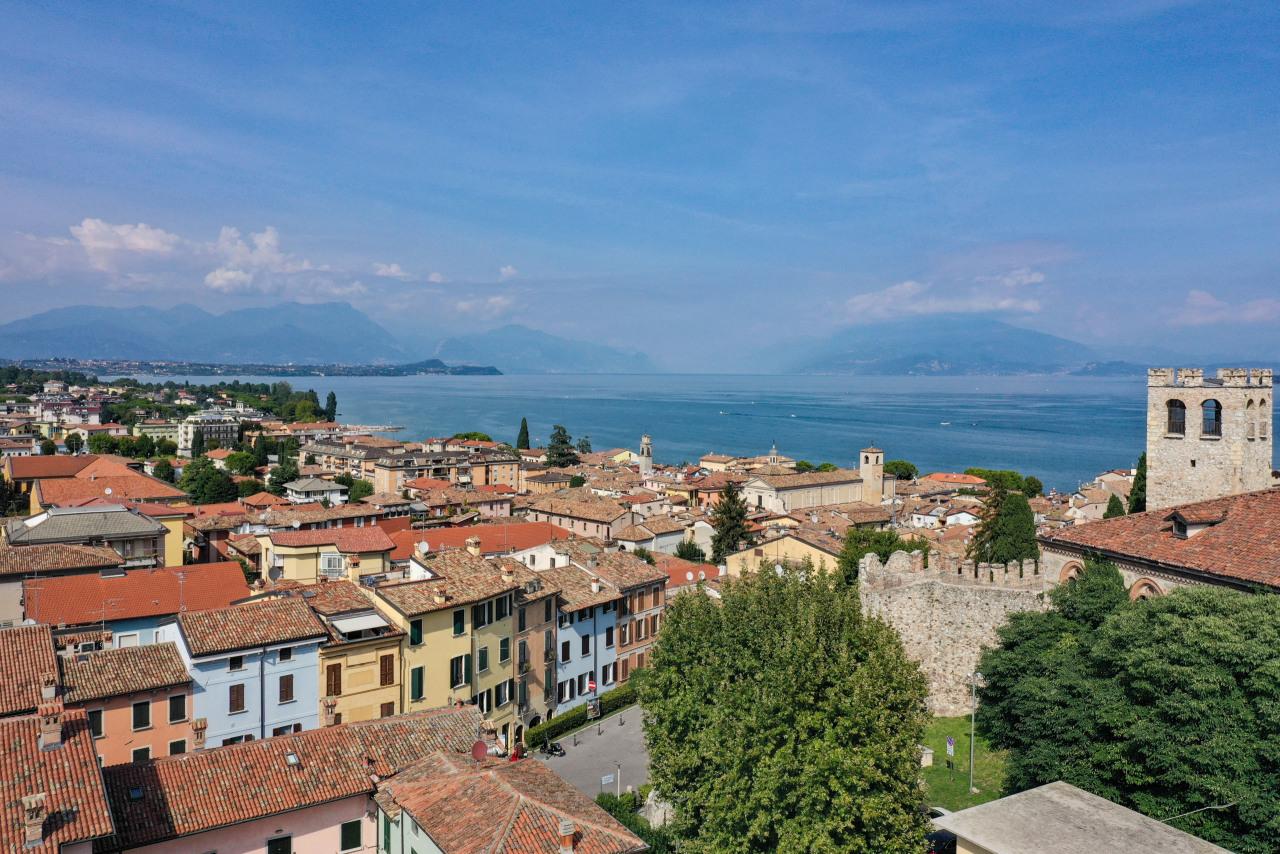 Appartamento in vendita a Desenzano Del Garda