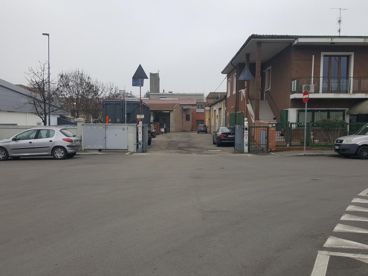 Capannone in vendita a Bologna