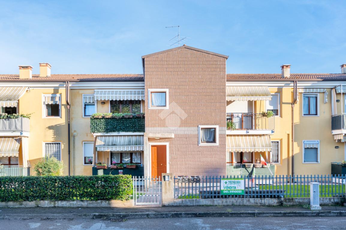 Appartamento in vendita a Villafranca Di Verona