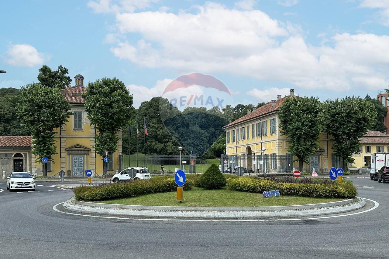 Esercizio commerciale in vendita a Arcore