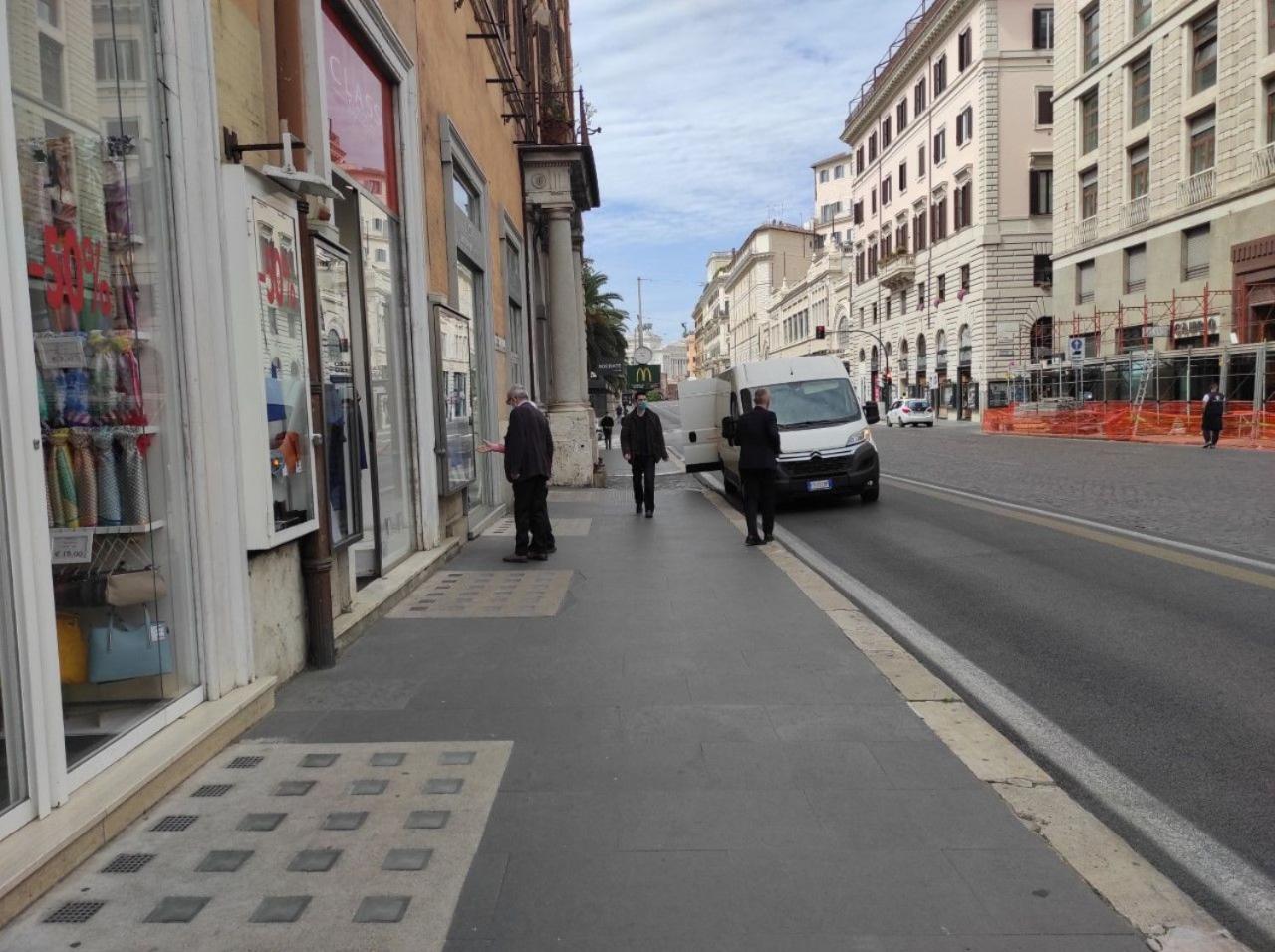 Negozio in affitto a Roma