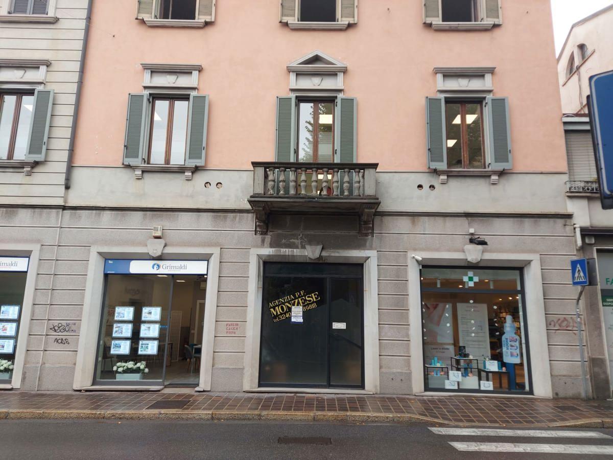 Negozio in affitto a Monza