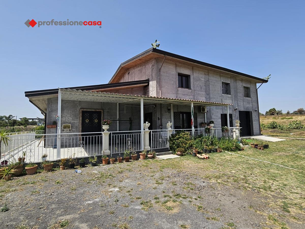 Capannone in vendita a Belpasso