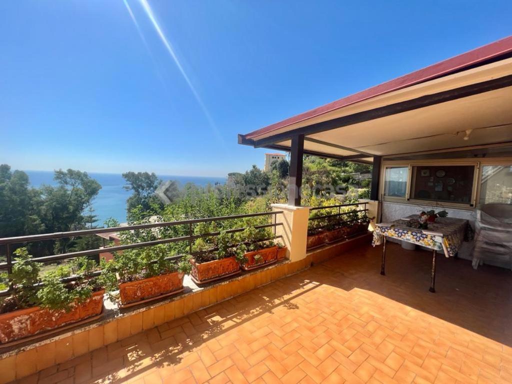 Casa indipendente in vendita a Pozzuoli