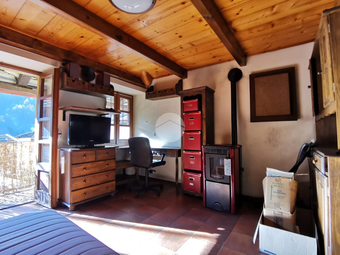 Bilocale in Frazione Villa 39, Traves