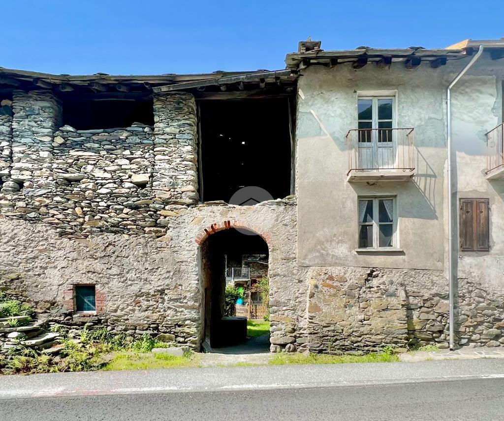 Casa indipendente in vendita a Traves