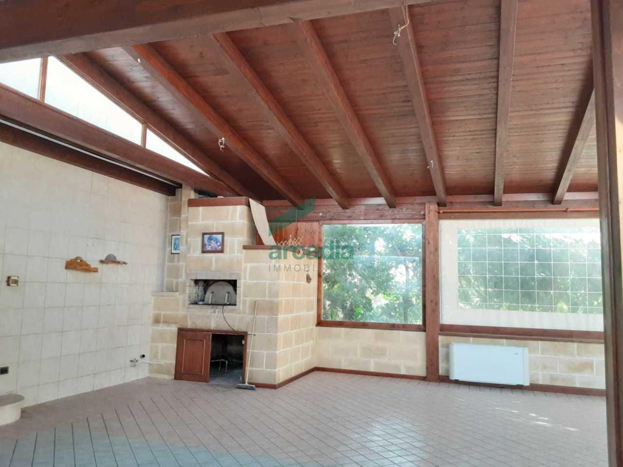 Palazzina commerciale in affitto a Monopoli