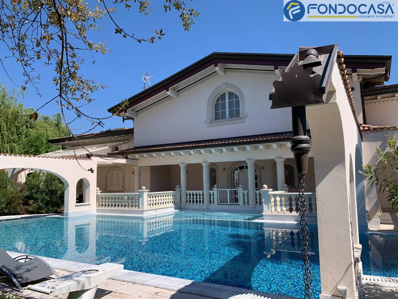 Villa in vendita a Forte Dei Marmi