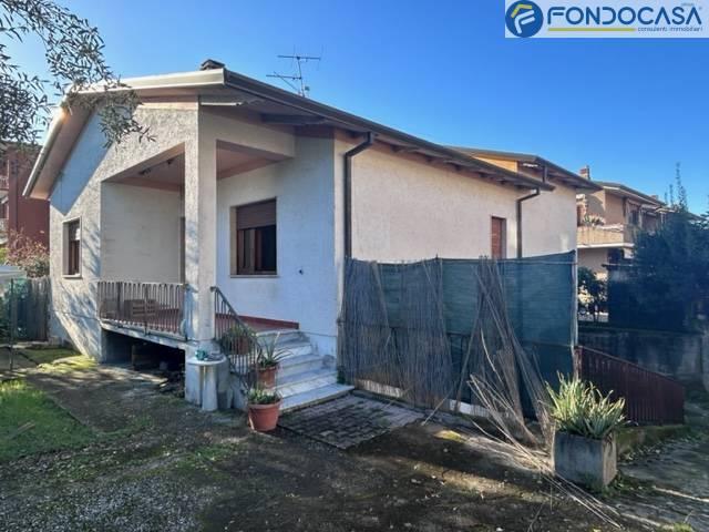 Casa indipendente in vendita a Seravezza