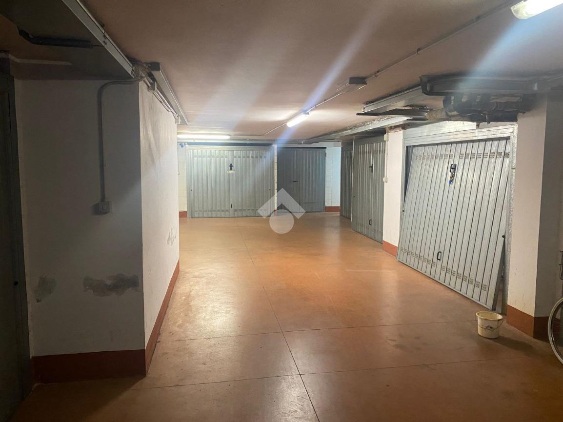 Box in vendita a Rimini