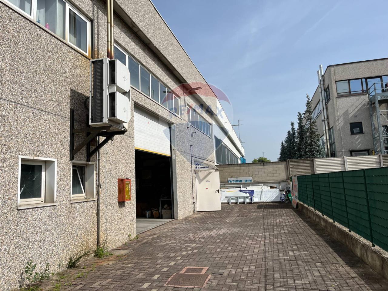 Capannone in vendita a Saronno