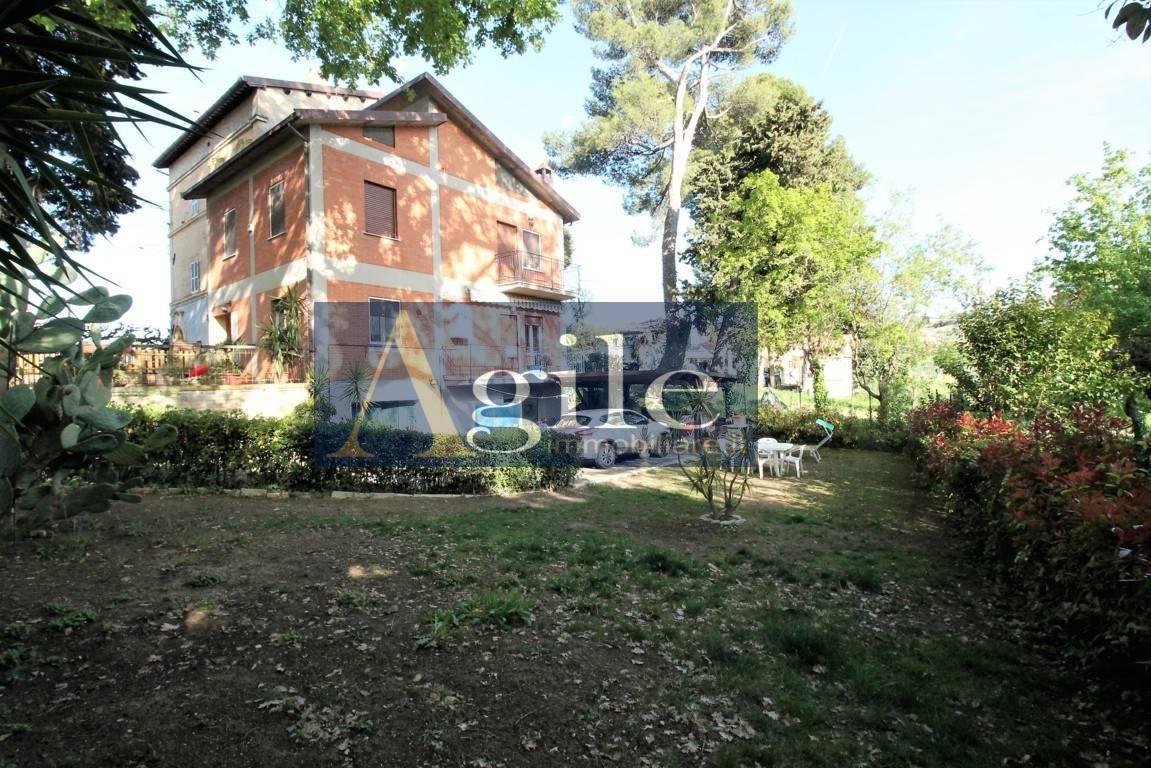 Villa in vendita a Colli Del Tronto