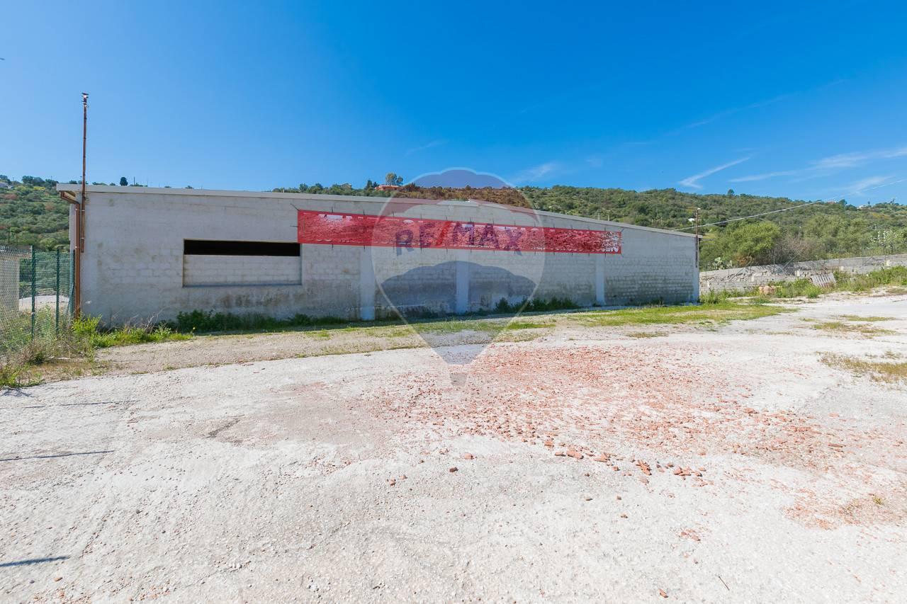 Capannone in vendita a Canicattini Bagni