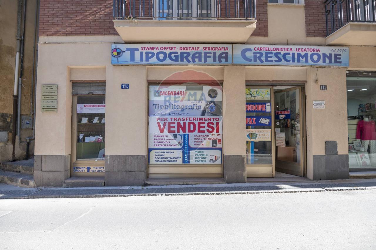 Esercizio commerciale in vendita a Caltagirone