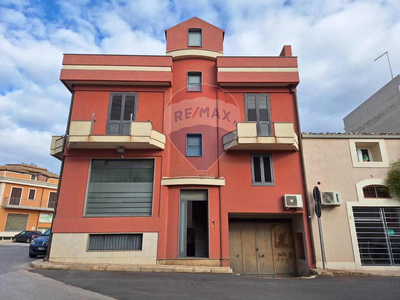 Casa indipendente in vendita a Rosolini