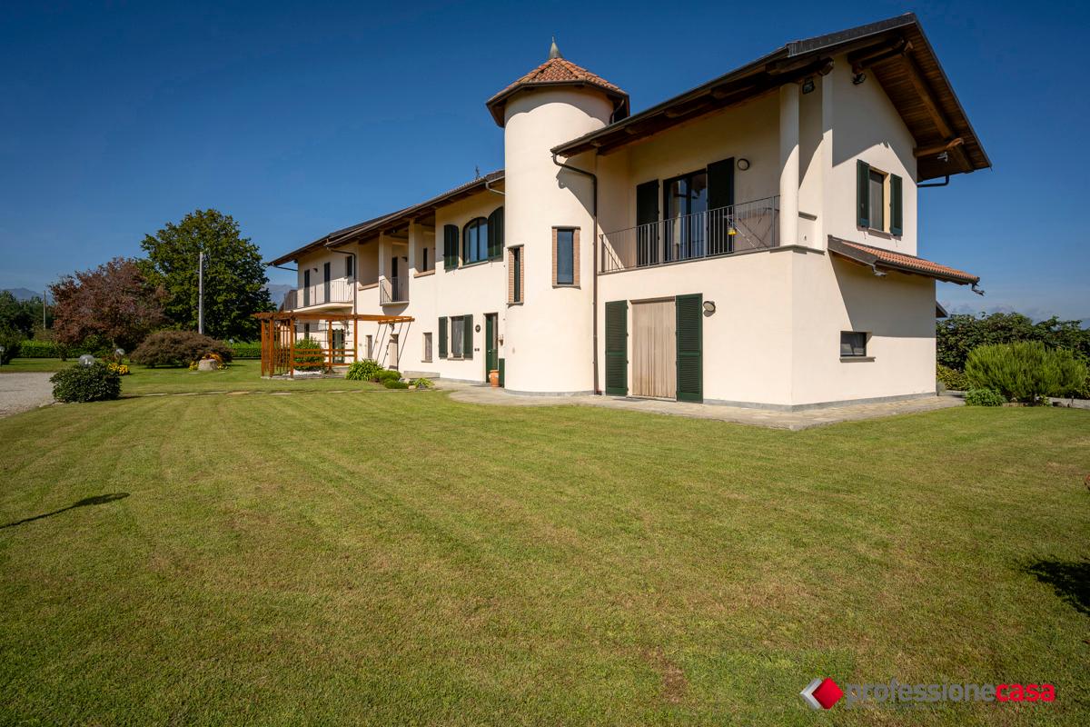 Casa indipendente in vendita a Cavour