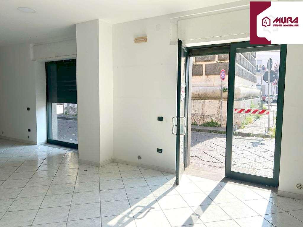 Negozio in affitto a Aversa