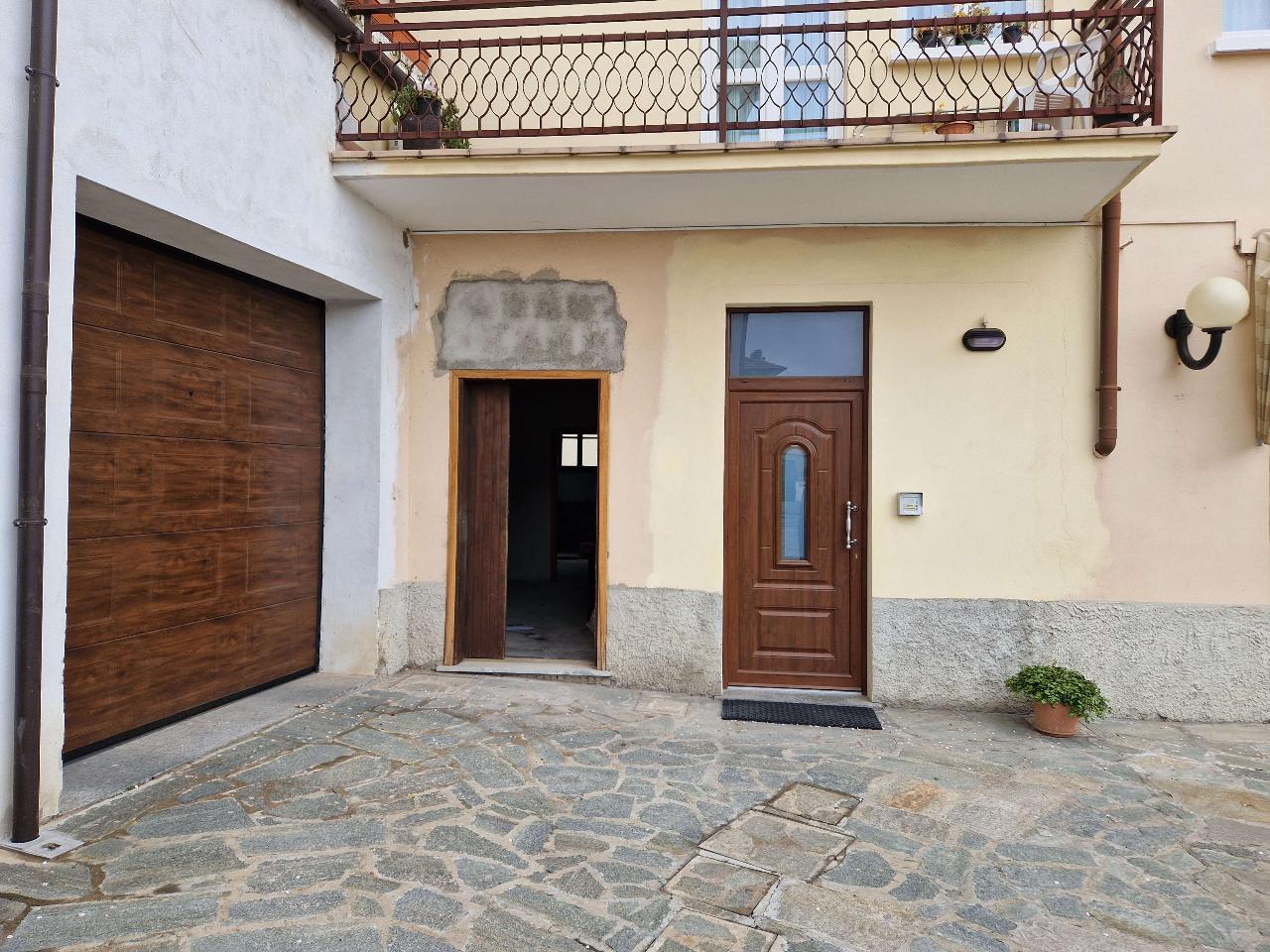 Magazzino in affitto a Cantu'