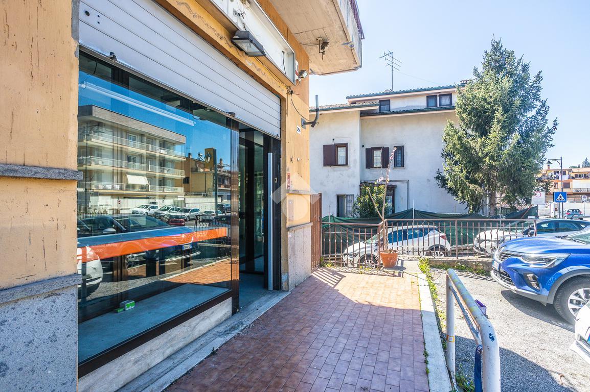 Negozio in affitto a Fonte Nuova