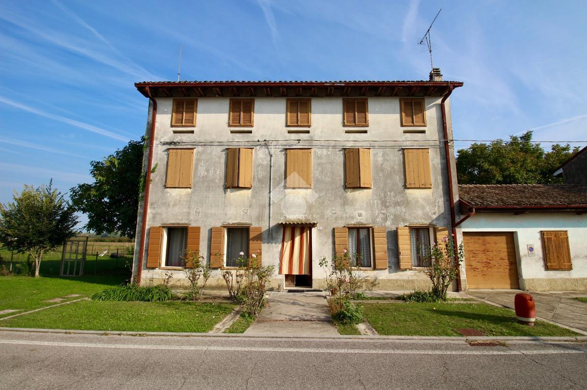 Rustico in vendita a Campolongo Tapogliano