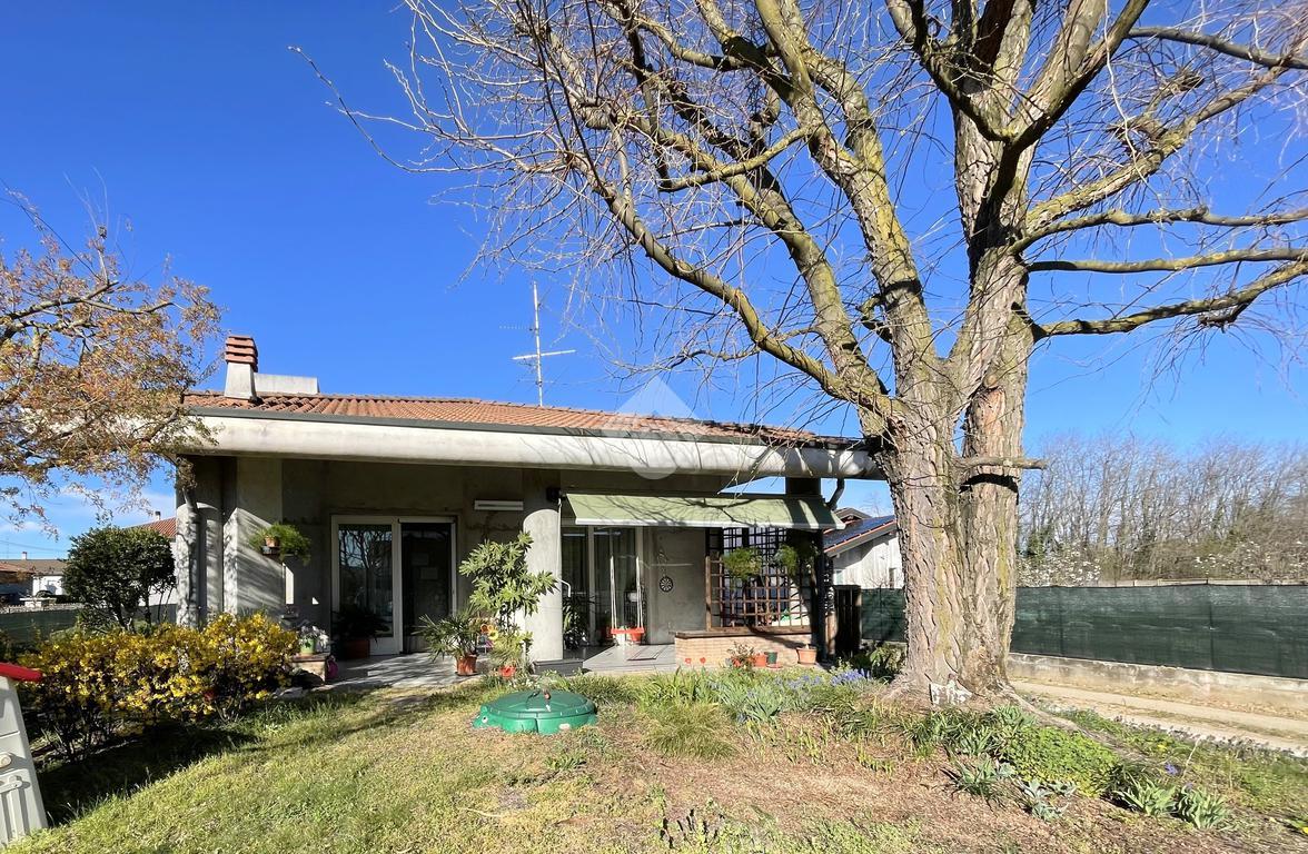 Villa in vendita a Fagnano Olona