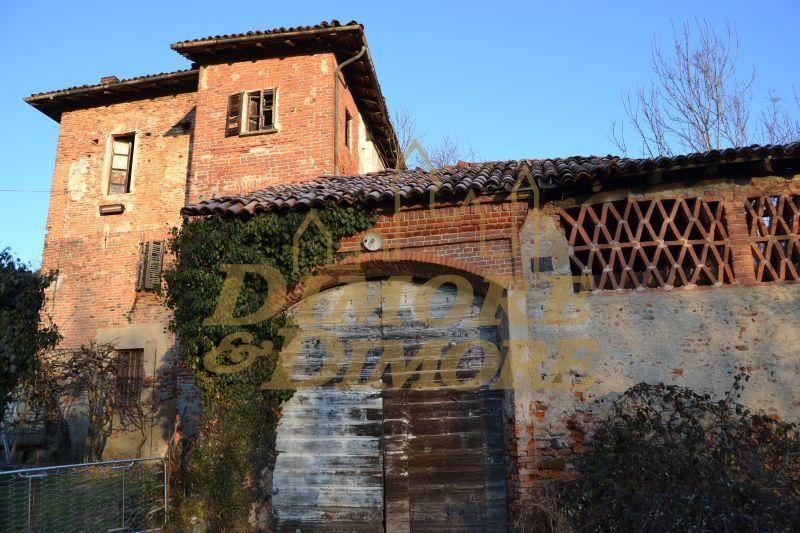 Rustico in vendita a Borgomanero