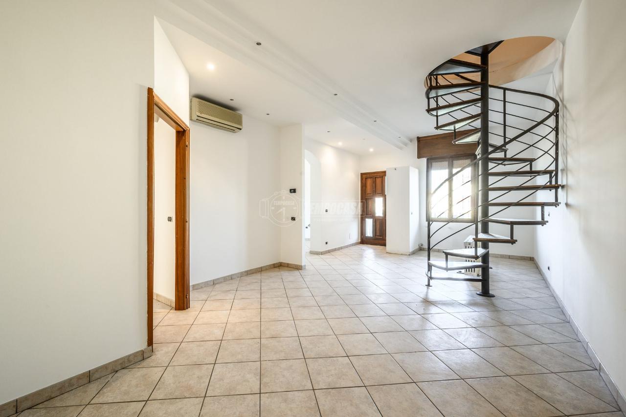 Trilocale in Via Villasche, Chiari