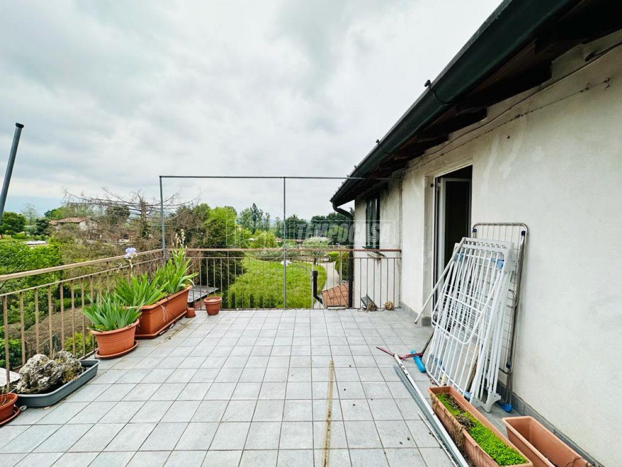 Quadrilocale in Via Costa 2, Fino Mornasco