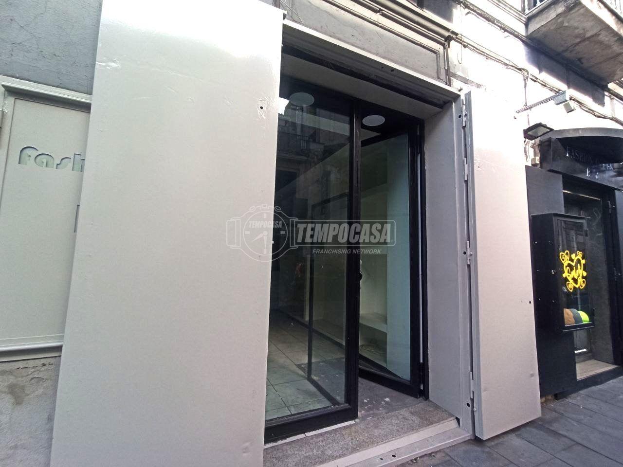 Negozio in affitto a Giugliano In Campania