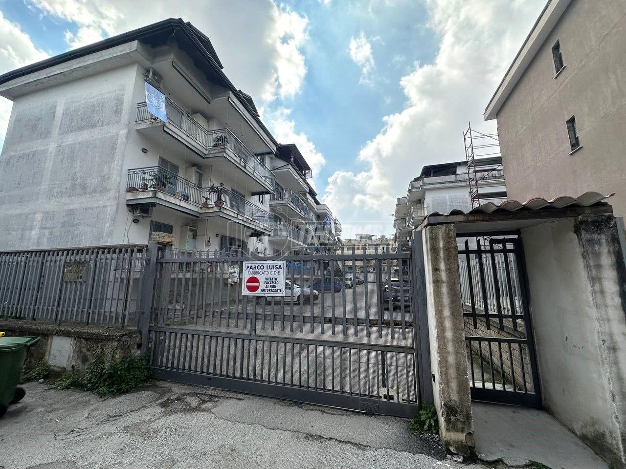 Quadrilocale in Via Salvatore Fergola, Giugliano in Campania