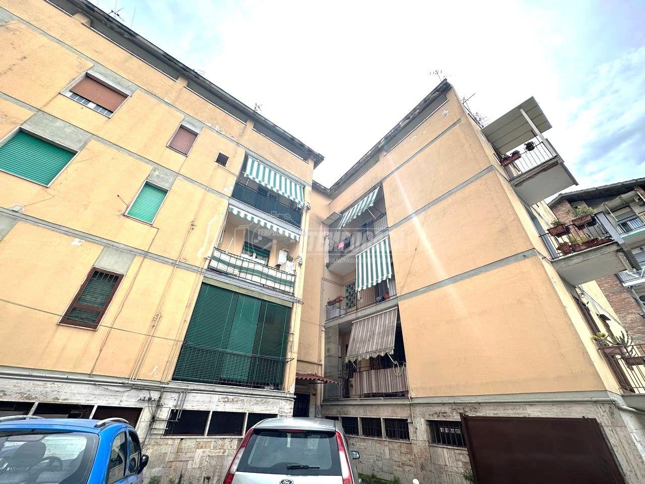 Quadrilocale in Via Maria Montessori, Giugliano in Campania