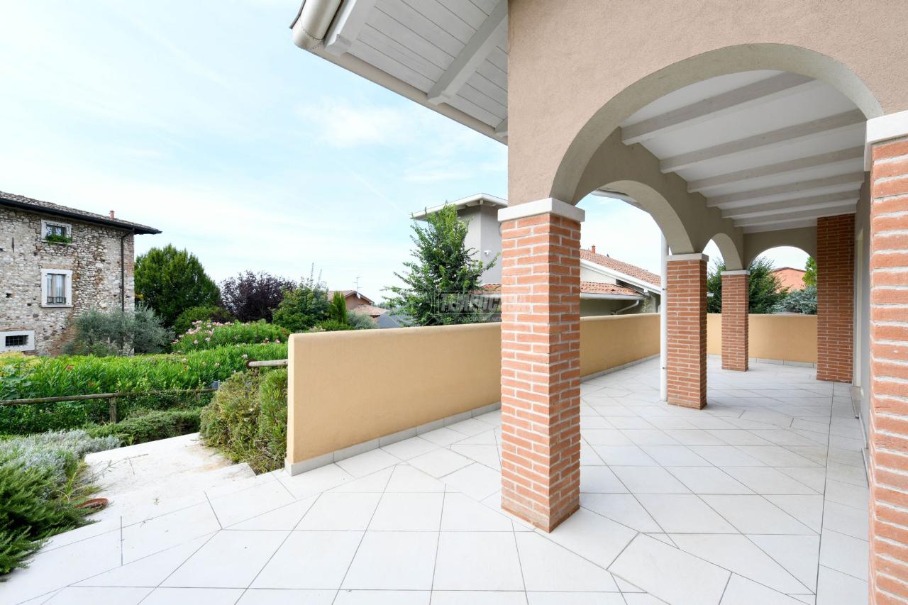 Villa in vendita a Lonato