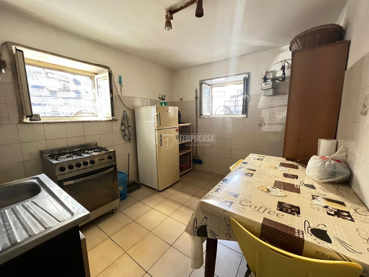 Bilocale in Via Ascanio, Napoli