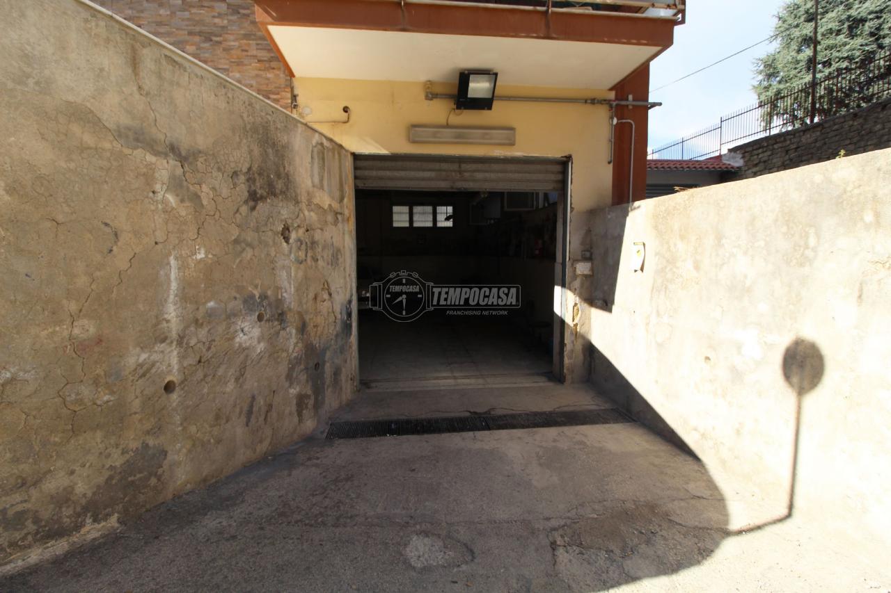 Officina in vendita a Quarto