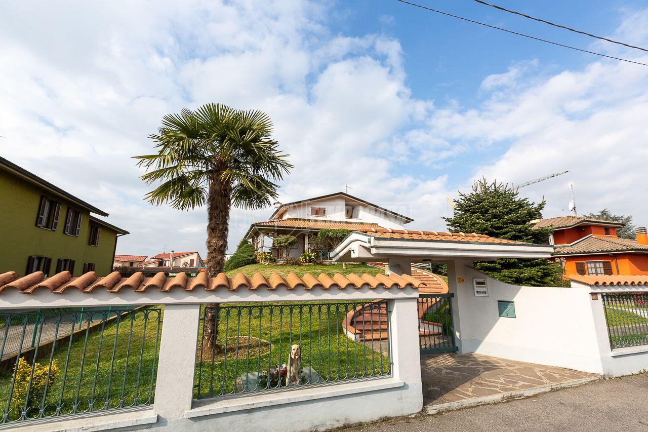 Quadrilocale in Via Milano 30, Cologno al Serio